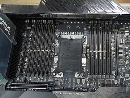 “究極”のXeon W-3175X向けマザー「ROG Dominus Extreme」が遂にデビュー - AKIBA PC Hotline!