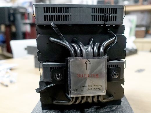 6インチ液晶搭載のド派手なCPUクーラー「LAMPTRON ST060」、オリオスペックにサンプル入荷 - AKIBA PC Hotline!