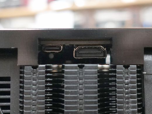 6インチ液晶搭載のド派手なCPUクーラー「LAMPTRON ST060」、オリオスペックにサンプル入荷 - AKIBA PC Hotline!