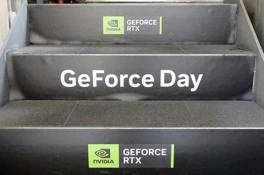 未発表の水冷ノートPC展示や豪華景品で盛況だったNVIDIAイベント「GeForce Day」が秋葉原で開催 - AKIBA PC Hotline!
