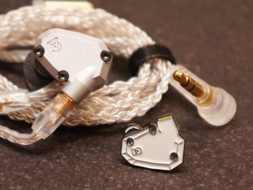 AKからデスクトップアンプ「ACRO L1000」。Fate仕様の「AK70 MKII」初披露 - AV Watch