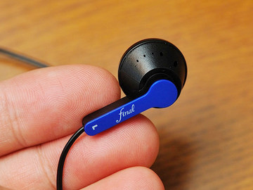 【ミニレビュー】“中学生も買える”約2,480円で本物の音を! final「E1000」の衝撃 - AV Watch