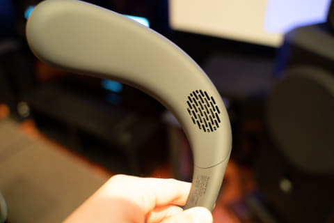 【鳥居一豊の「良作×良品」】ソニー、“肩のせ”で驚きの臨場感!「SRS-NS7」で「ゴジラvsコング」 - AV Watch