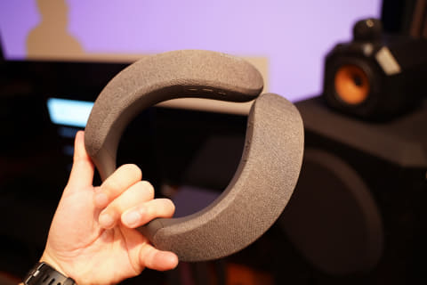 【鳥居一豊の「良作×良品」】ソニー、“肩のせ”で驚きの臨場感!「SRS-NS7」で「ゴジラvsコング」 - AV Watch