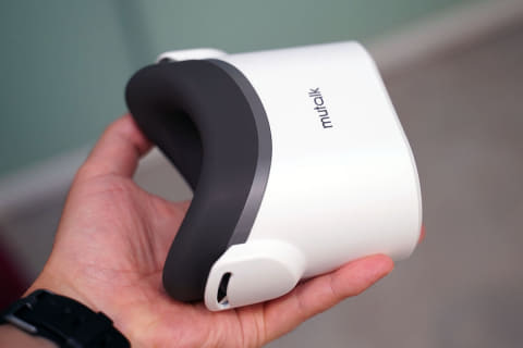 叫んでも周囲に声が漏れないBluetoothマイク「mutalk」量産版公開 - AV Watch