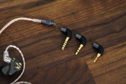 【レビュー】バランス/アンバラも1本で。超ナチュラルqdc「TIGER」と迫力の「Dmagic Solo」 - AV Watch