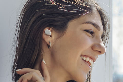 ヤマハ、マルチポイントでリスニングケア搭載、約1.1万円のTWS「TW-E3C」 - AV Watch