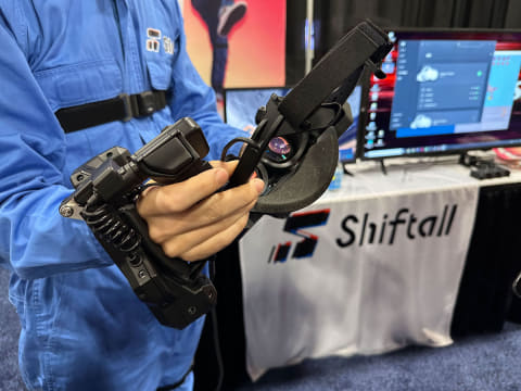 【西田宗千佳のRandomTracking】ついに登場、Shiftall/パナソニックのHMD「MeganeX」が狙うもの - AV Watch