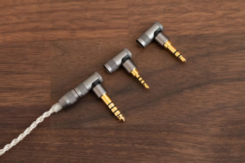 【レビュー】「ボーカルに酔う」琥珀のような“ホレる美音イヤフォン”qdc「Hybrid Folk-S」 - AV Watch