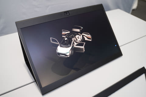 ソニー、大画面化で没入感がアップした空間再現ディスプレイ「ELF-SR2」 - AV Watch