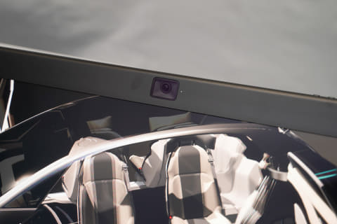 ソニー、大画面化で没入感がアップした空間再現ディスプレイ「ELF-SR2」 - AV Watch