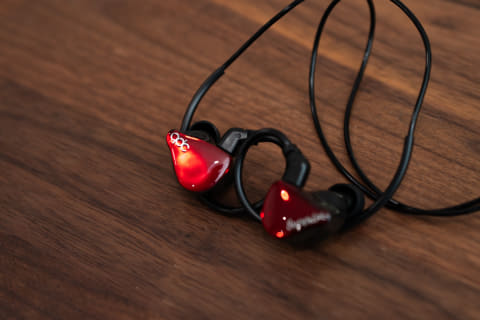 【レビュー】14300円の“最強エントリーモデル”qdc「SUPERIOR」の衝撃 - AV Watch