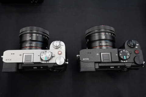 ソニー、手のひらフルサイズ「α7C」後継機。高解像モデルも - AV Watch