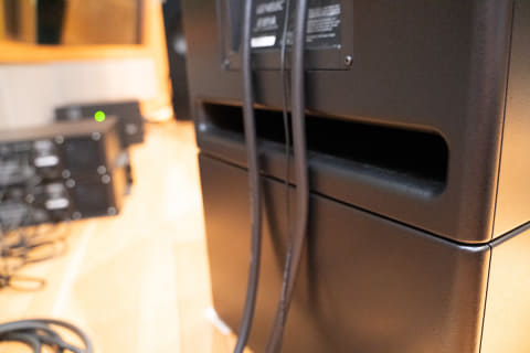 Genelec「新たな境地を切り開く」超弩級モニタースピーカー「8381A」を聴いた - AV Watch