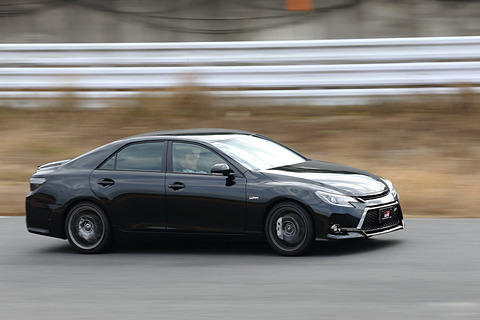 【試乗インプレ】トヨタ「マークX“GRMN”」（2代目）、クルマと1つになれる感覚は格別（橋本洋平） / “あのスポーツカー”も追える仕上がり!? - Car Watch