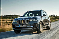 BMW、3列シートで最大7人乗り可能な新型SAV「X7」。価格は1079万円から - Car Watch