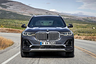 BMW、3列シートで最大7人乗り可能な新型SAV「X7」。価格は1079万円から - Car Watch