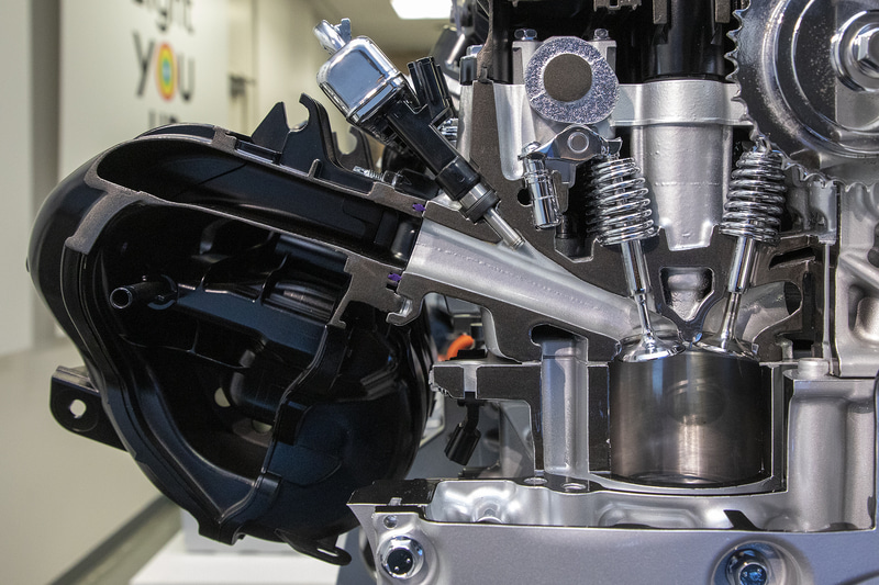 ダイハツ「ロッキー」に搭載されたeスマートハイブリッドモデル向けエンジン「WA-VEX型」とガソリンモデル向けエンジン「WA-VE型」を比較 ...