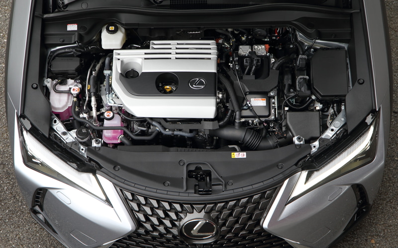 【試乗インプレ】レクサス新型「UX」、ボディ剛性を高めて走りのフィーリングはどう深化した？ / - Car Watch