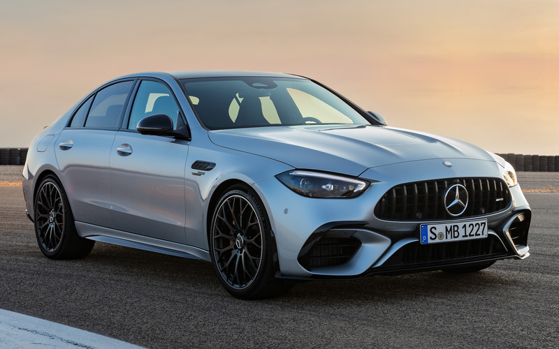メルセデス・ベンツ、新型「AMG C 63 S Eパフォーマンス」 4気筒2.0リッターターボ＋モーターで最高出力680HP 最大トルク1020Nm - Car Watch