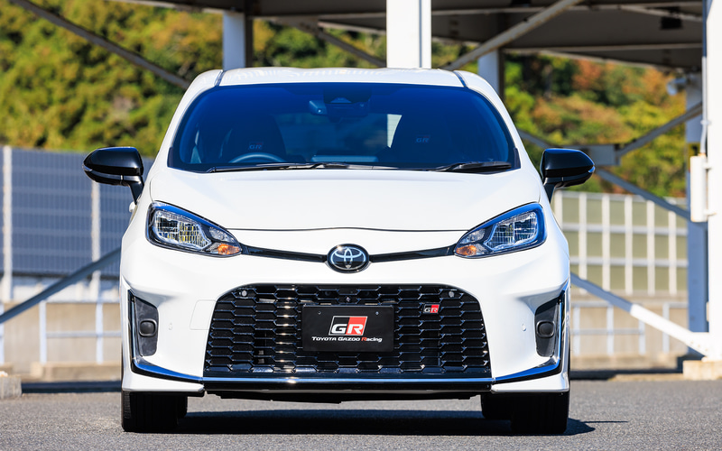 ちょっと写真で見る トヨタ新型アクア GRスポーツ-Car Watch