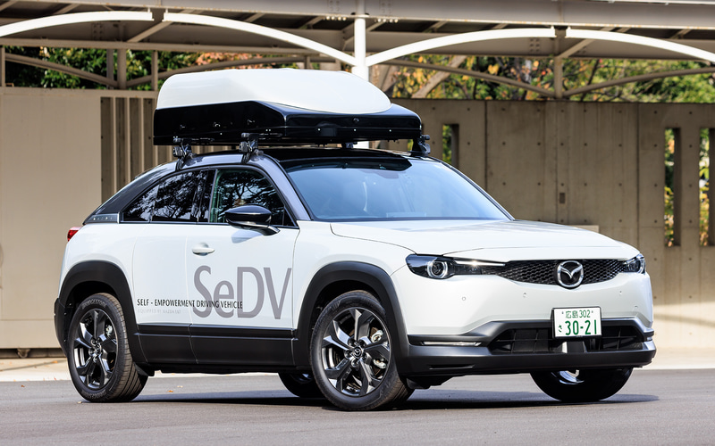 【試乗インプレ】マツダ「MX-30 SeDV」試乗で感じた手だけで運転できる新しいドライビングの可能性 / - Car Watch