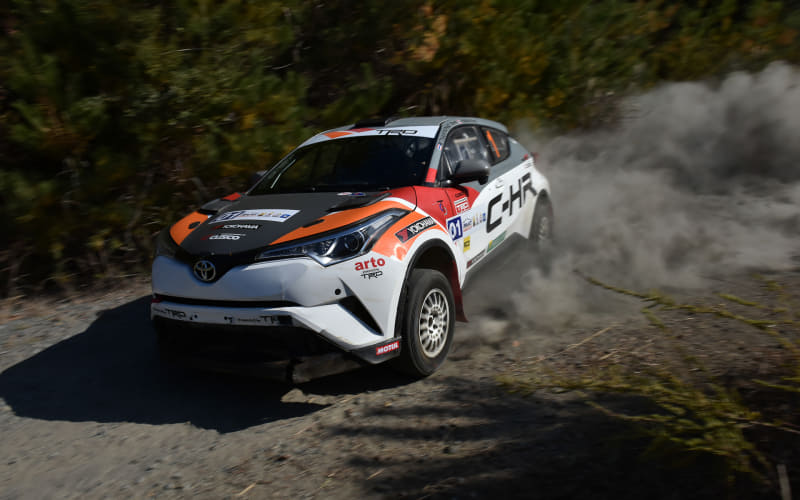 【試乗インプレ】【2022 ワークスチューニング試乗会】TRDが持ち込んだC-HR＆ハイラックスのラリー車に同乗体験してみた / - Car ...