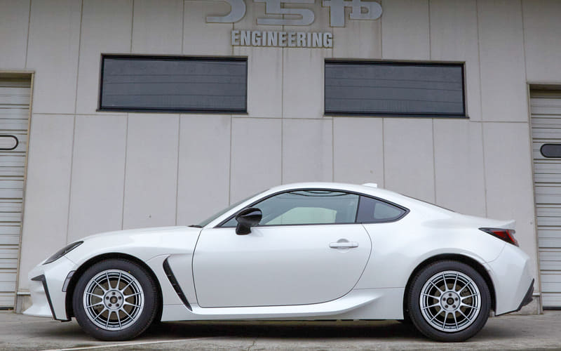 エンケイ、「GR86/BRZ Cupカー」や「フェラーリF40」専用ホイールなど新製品を先行公開 - Car Watch