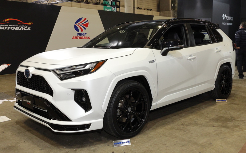 「RAV4」の魅力をさらに引き出すカスタマイズを提案する豊田自動織機