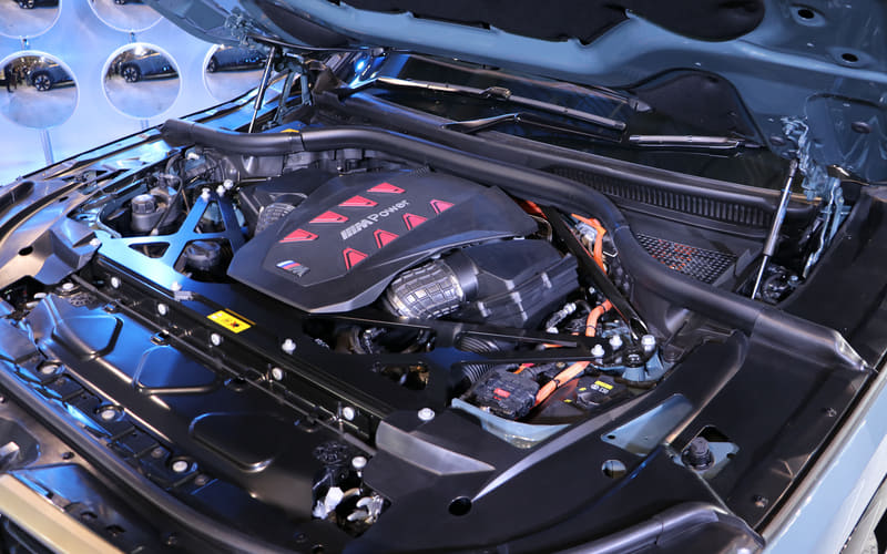 BMW、新型「XM」日本初展示 BMW Mの歴史とラグジュアリーの世界観を体感できる「FREUDE by BMW」3月4日オープン - Car ...