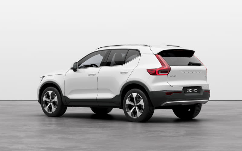 ボルボ、「XC40」（48Vハイブリッドモデル）のラインアップおよび仕様変更 新価格は529万円から - Car Watch