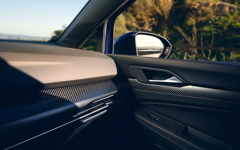 フォルクスワーゲン、20周年記念特別仕様車「ゴルフ R 20 Years」 専用チューニングエンジンやロゴを採用し792万8000円 ...