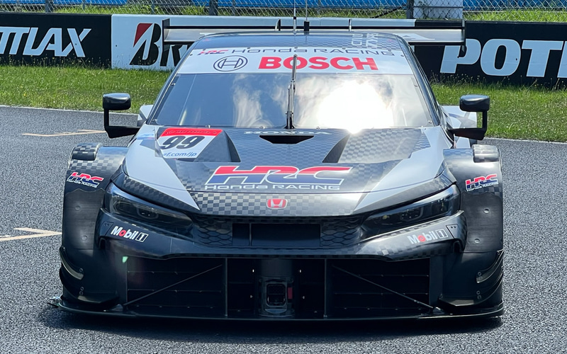 岡山で初公開された、ホンダ・レーシング「シビック タイプR-GT」 2024年からGT500クラスに参戦 - Car Watch