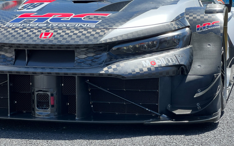 岡山で初公開された、ホンダ・レーシング「シビック タイプR-GT」 2024年からGT500クラスに参戦 - Car Watch