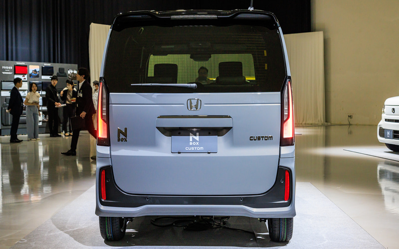 写真で見る ホンダ新型「N-BOX カスタム」（2023年フルモデルチェンジ/3代目）-Car Watch