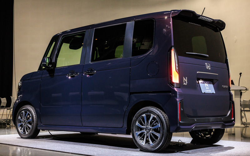 写真で見る ホンダ新型「N-BOX カスタム」（2023年フルモデルチェンジ/3代目）-Car Watch