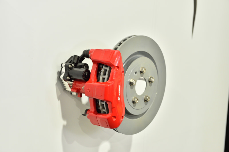 ブレンボの人工知能搭載型ブレーキシステム「SENSIFY」初試乗 ブレーキの使い方が変わるかもしれないほどのインパクト！ / - Car Watch