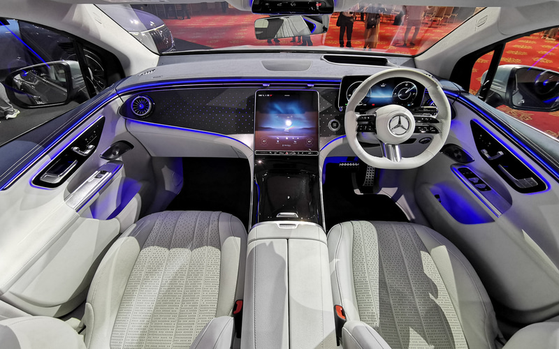 メルセデス・ベンツ、新型バッテリEVモデル「EQE SUV」発表 ブランド初のV2H/V2Lを可能にしたラグジュアリーSUV - Car Watch