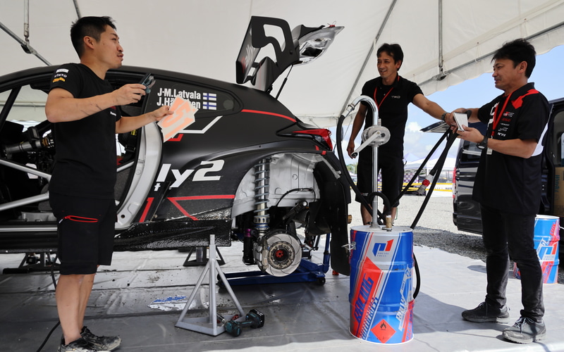 トヨタ、WRC仕様のカーボンニュートラル燃料でラリー北海道を走行へ フィンランドから持ち込んだ新型WRC2車両「GRヤリス ラリー2」 - Car Watch