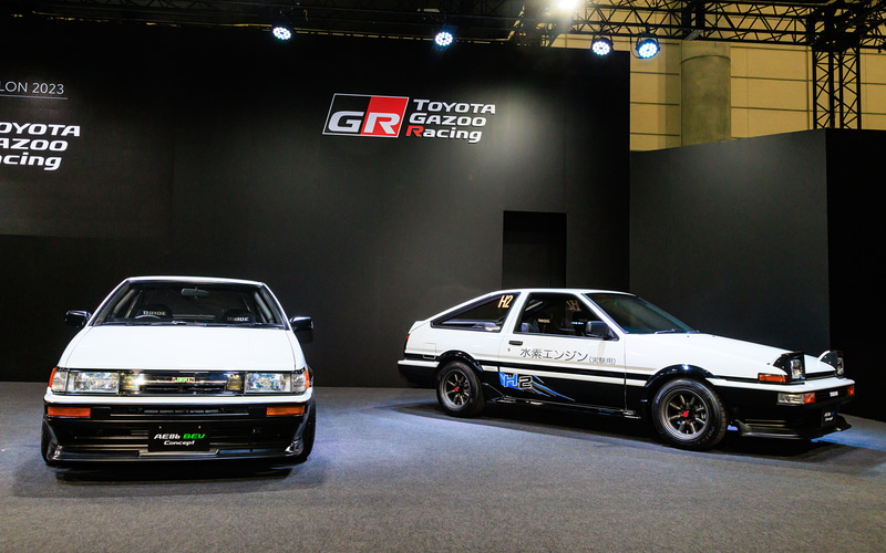 富士スピードウェイで開催されるFUJI 86/BRZ STYLE 2023で、トヨタ「AE86 BEV Concept」と土屋圭市氏の「AE86 マメ号」が0-100対決 - Car Watch