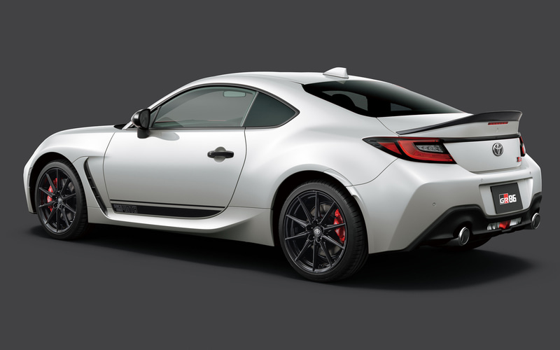 トヨタ、GR86のMT車に「アイサイト」を設定するなど一部改良 AE86の生誕40周年記念車を200台限定で設定 - Car Watch