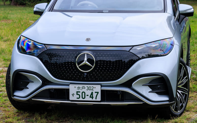 メルセデス・ベンツの新型EV「EQE SUV」試乗 “プレミアムオールラウンダー”の実力やいかに？ / - Car Watch