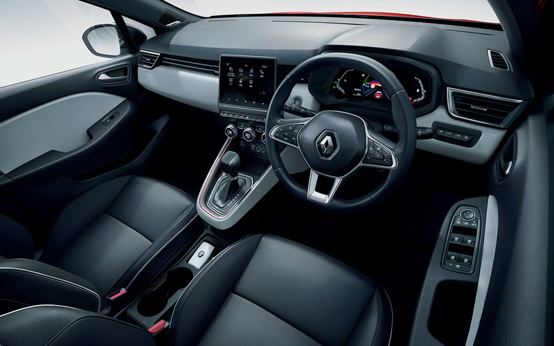 ルノー、現行モデル最後の特別仕様車「ルーテシア アントラクト E-TECHFULL HYBRID」 360度カメラやBOSEサウンドシステムなど標準装備 - Car Watch