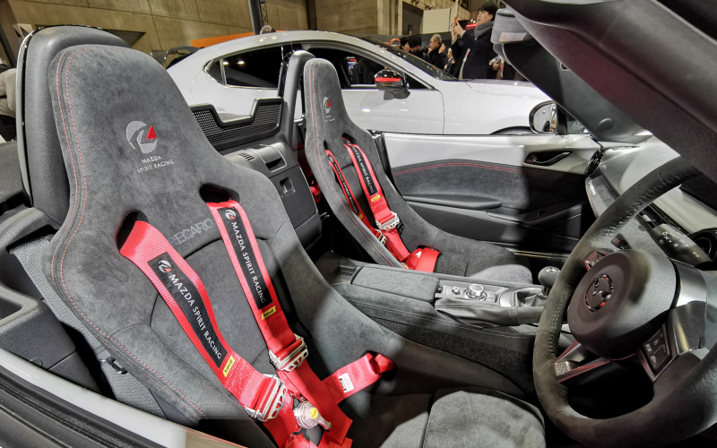 マツダ、「MAZDA SPIRIT RACING」ブランドで開発中の2.0リッターエンジン搭載のソフトトップ「ロードスター」など公開