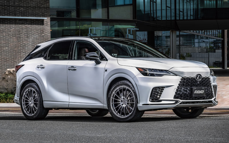 レイズ、デザイン特化型鍛造ホイールVMFに新たに細いフィンスポーク＆大口径の「L-01」誕生 - Car Watch