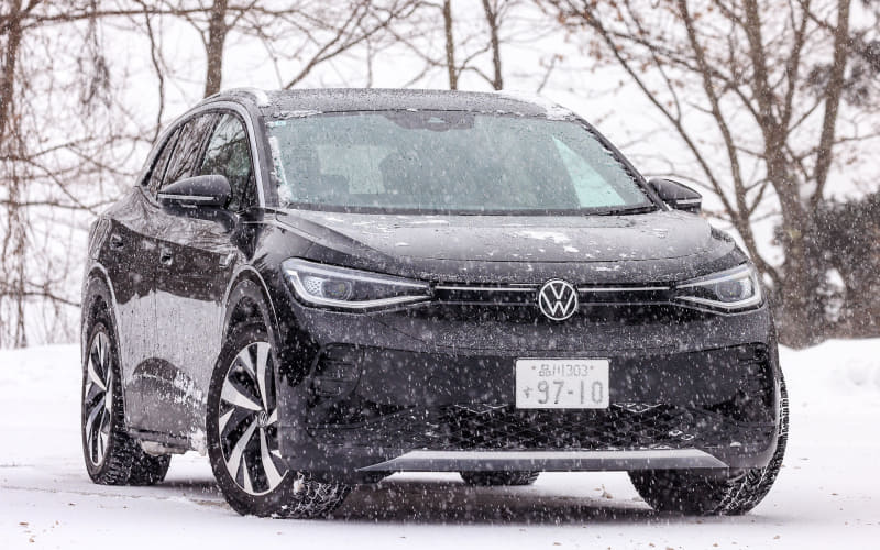 フォルクスワーゲンのバッテリEV「ID.4」で雪上試乗 後輪駆動の実力やいかに？ / - Car Watch