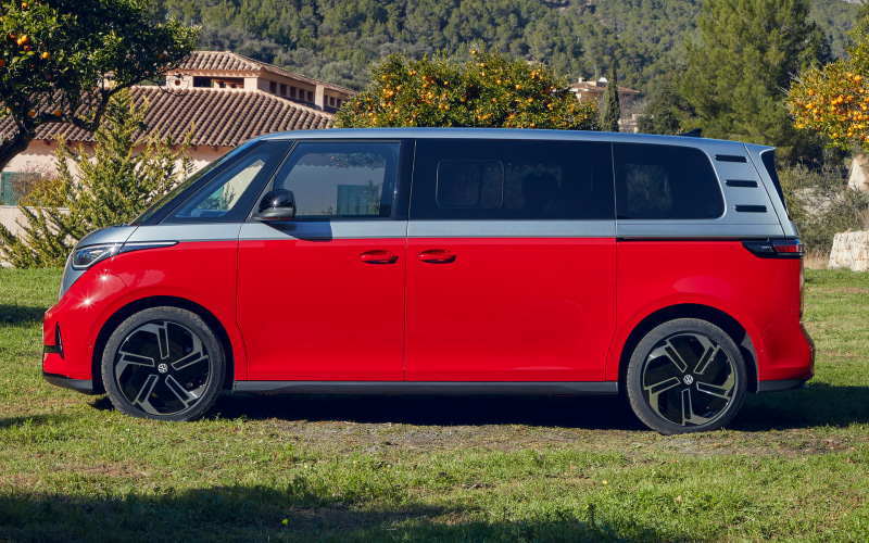 フォルクスワーゲン、四輪駆動の新型バッテリEV「ID.Buzz GTX」世界初公開 - Car Watch