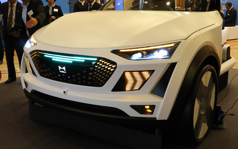マレリ、「CES 2024 イノベーション・アワード」受賞の「赤色LASER＆光ファイバー・リアランプ」などSDV時代に向けた最新技術を日本公開 - Car Watch