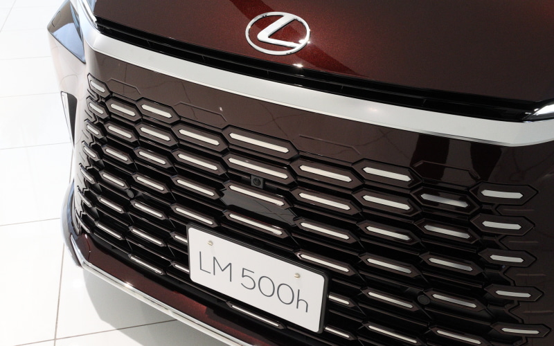 ちょっと写真で見る レクサス「LM500h“version L”（6座仕様）」-Car Watch