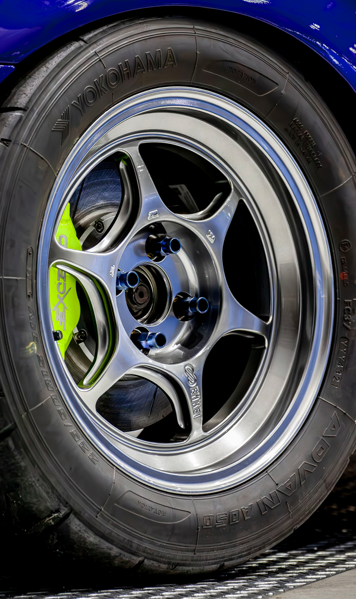 [画像]エンケイ、アルミホイール「PerformanceLine PF06」に新色「ハイパーシルバーブラック」追加 / (3/6) - Car Watch